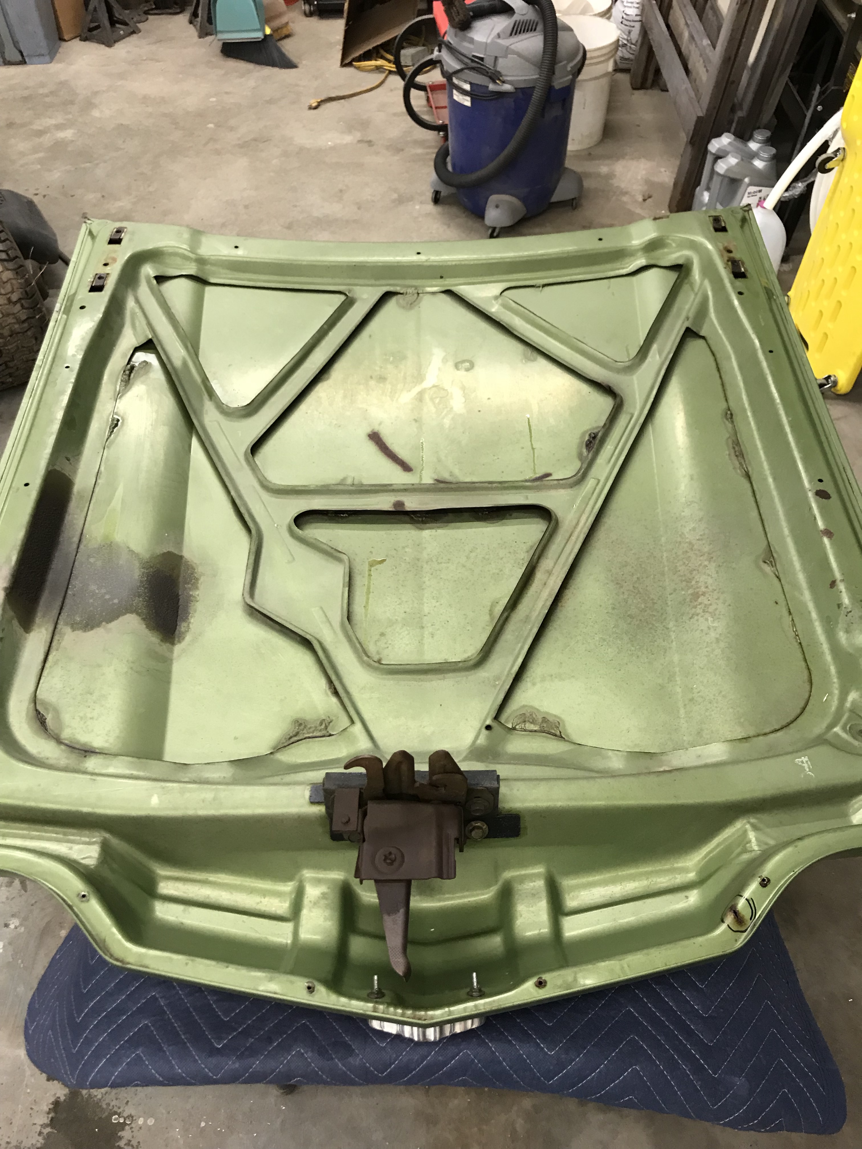 Comet hood under lip 3 | Maverick/Comet Forums